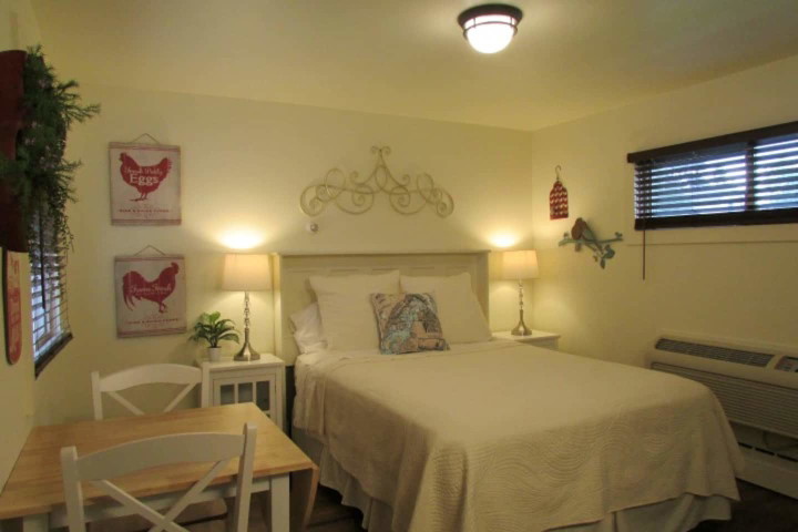 Superior Bay Boutique Motel Unit #6 - Duluth, MN