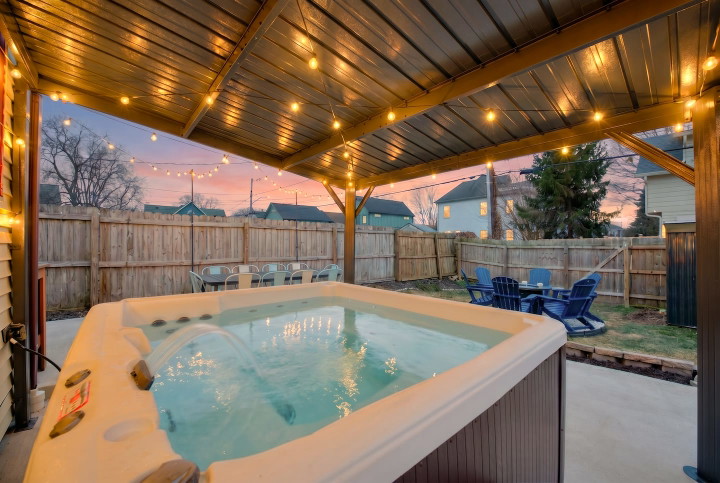 Hottub~firepit~games~yoganook~5 Mins To Downtown - Indianapolis, IN