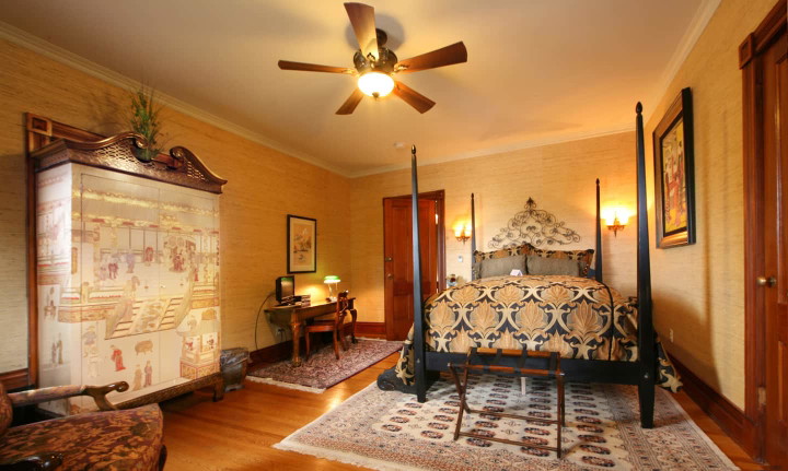 Miss Yunji Room - The Historic Webster House - Bay City, MI