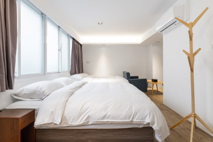 四人房 - Step Inn. 饒河夜市 1 Min Mrt Songshan Station - Taipei