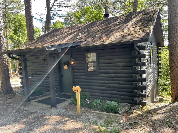 Authentic Log Cabin With Full Kitchen, Fireplace A - Eureka Springs, AR