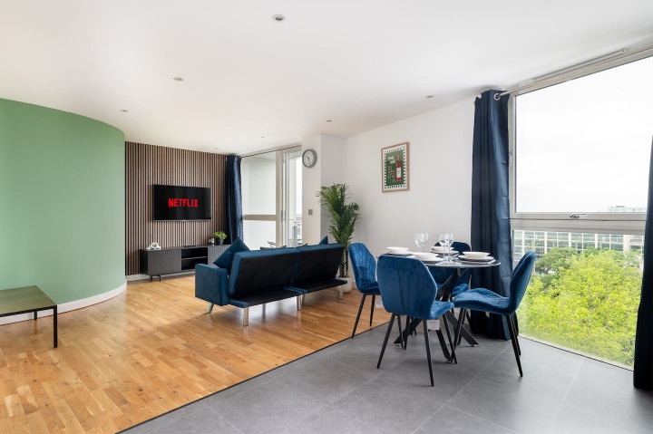 City Centre Apartment|balcony Views|free Parking - Milton Keynes