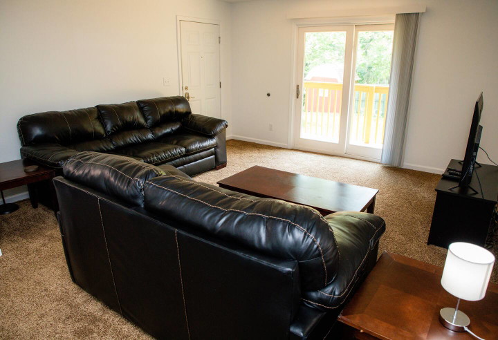 94-3|beautiful, Private 1-bedroom Unit - Canton, OH