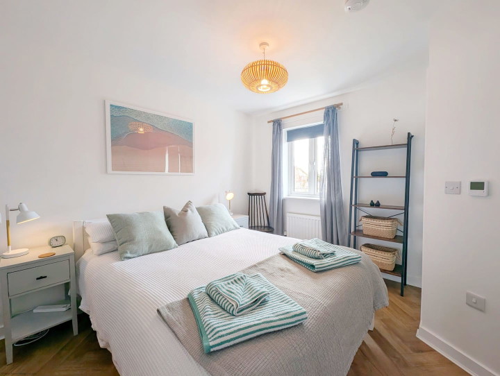 Sanderling House, With Parking - Walk To Beach - Selsey