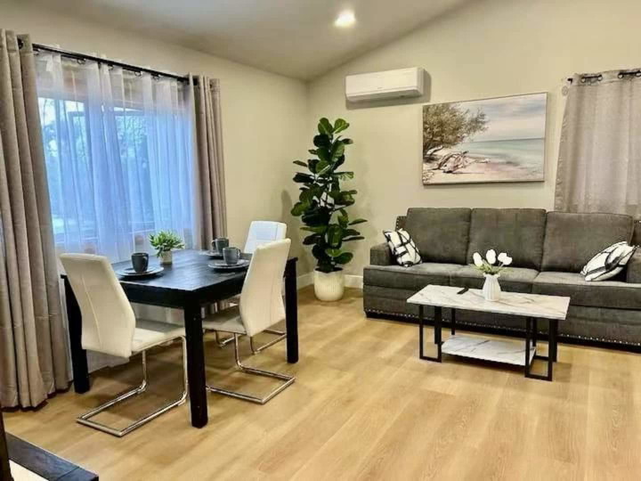 New Build /Private/separate Entrance/ Comfort/apt - West Covina, CA