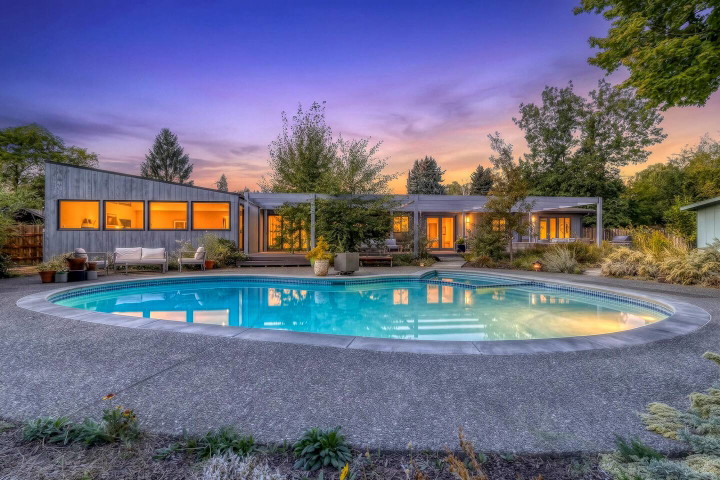 3-br/3bath House With Hot Tub & Heated Pool - Walla Walla, WA