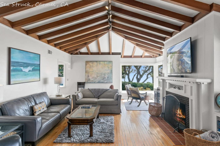 Sea Struck: Stunning Ocean Views Close To Golf Win - Monterey, CA