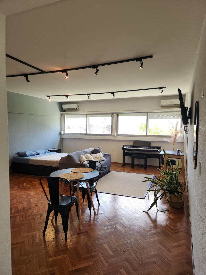 Comfortable, Bright And Centrally Located. - Montevideo