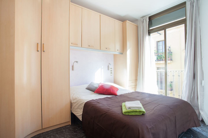 Piso De 3 Habitaciones Cerca Del Centro - Barcelona
