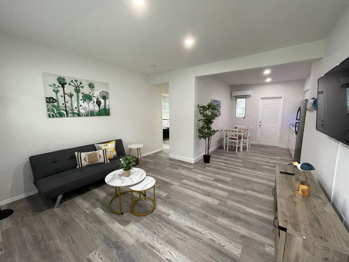 1bed/1bath Apt W/ Parking & Patio Great Location ! - Westchester, FL