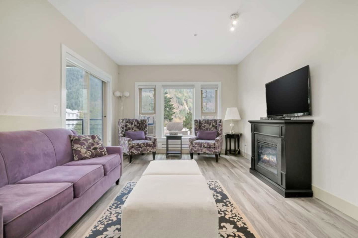 Upscale 2br Overlooking View Escape - Harrison Hot Springs