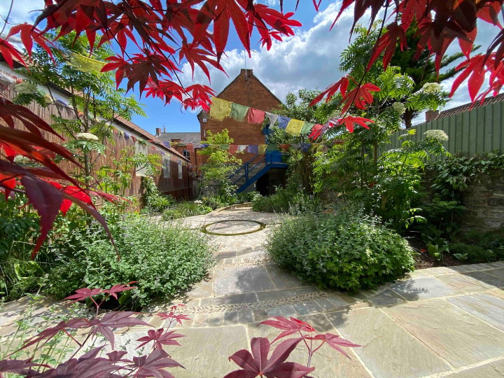 White Rabbit, Entire Home, Crystal Peace Garden - Glastonbury