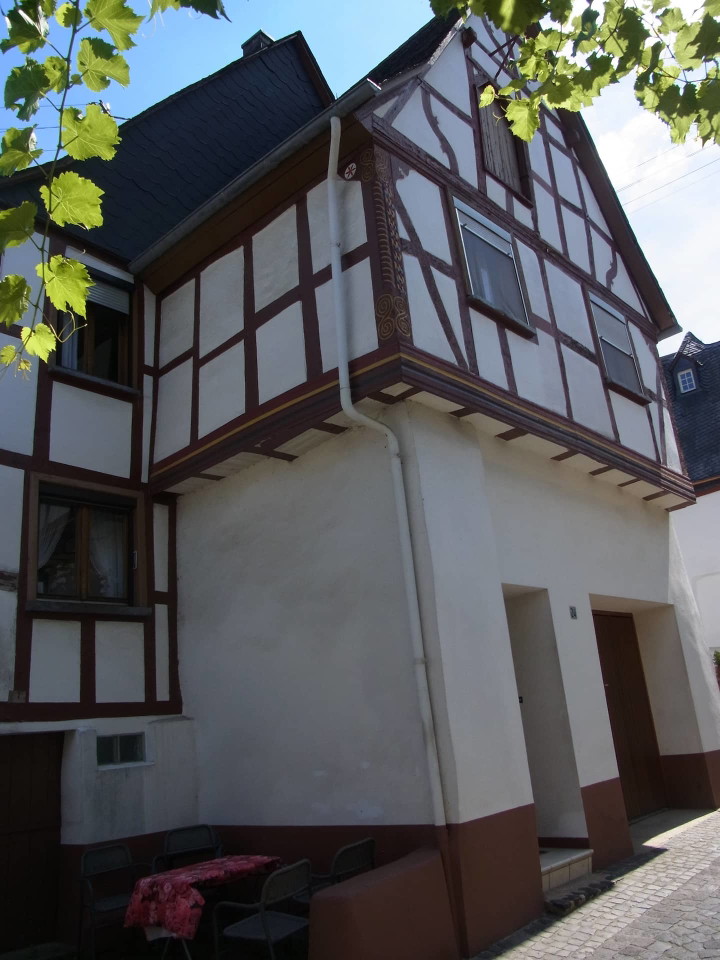 Quaint Half-timbered House 200 M From The Moselle Bank Pünderich - Germany