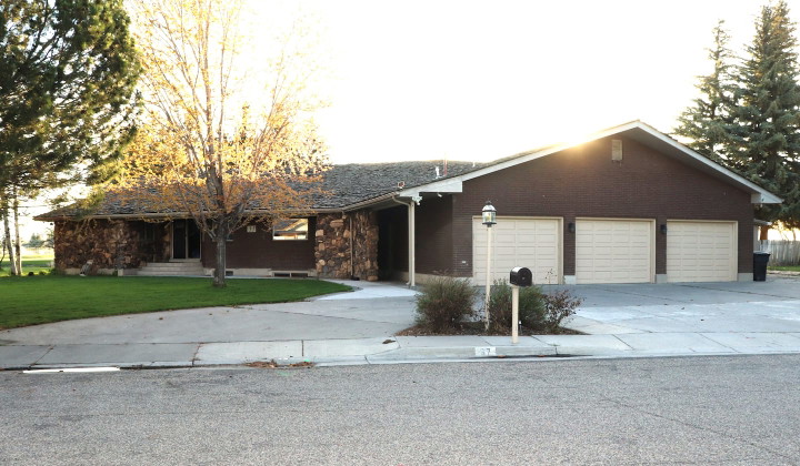 Sunset Manor Duplex - Upper Unit - Rexburg, ID