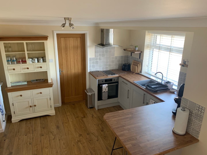 Seaside Apartment With Separate Pool Table Lounge - Frinton-on-Sea