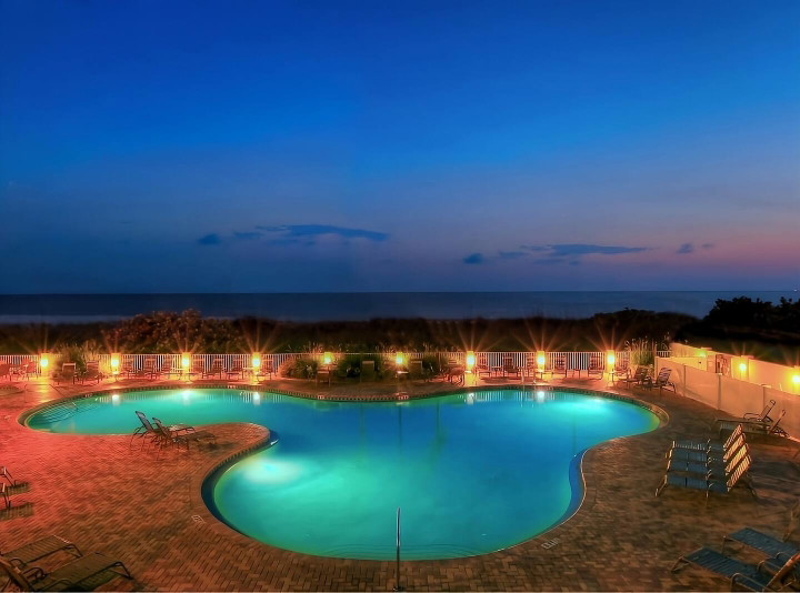 3 Beachfront Suite W/ Heated Pool & Balcony - Treasure Island, FL