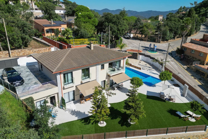 Villa 4 Estancias Independientes, Piscina Y Jardín - Lloret de Mar