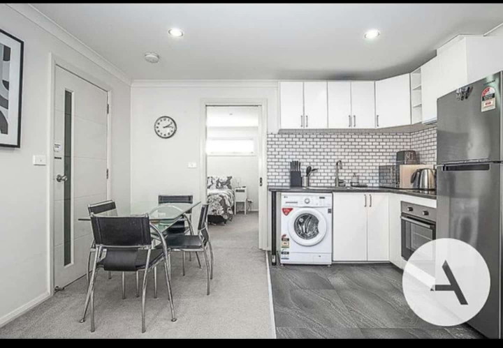 Modern Cottage Central Location - Canberra