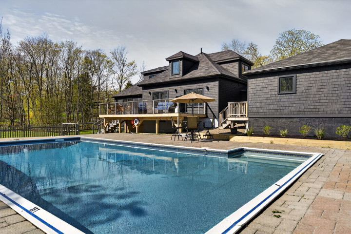 Clipper Cottage - Pool Just Steps From The Bay - Belfast, ME