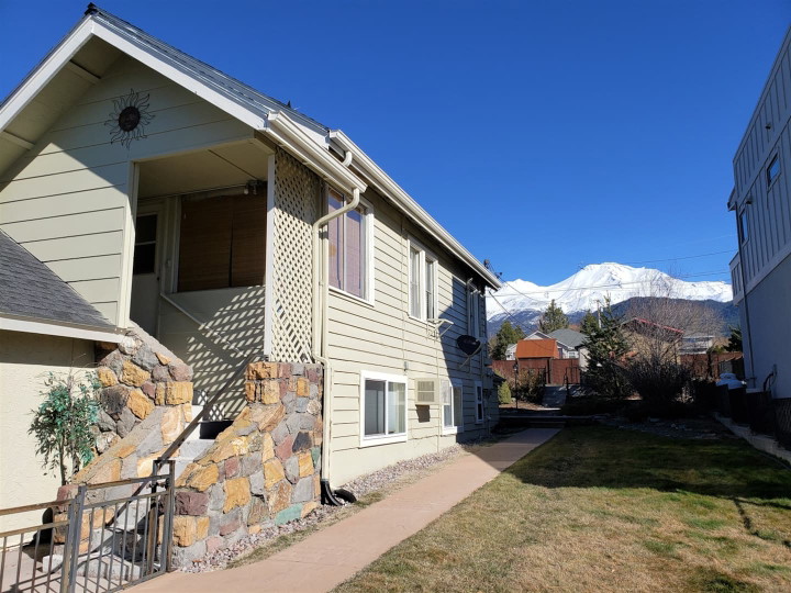 Shasta Harmony, Perfect Mountain Views & Hot Tub. - McCloud, CA