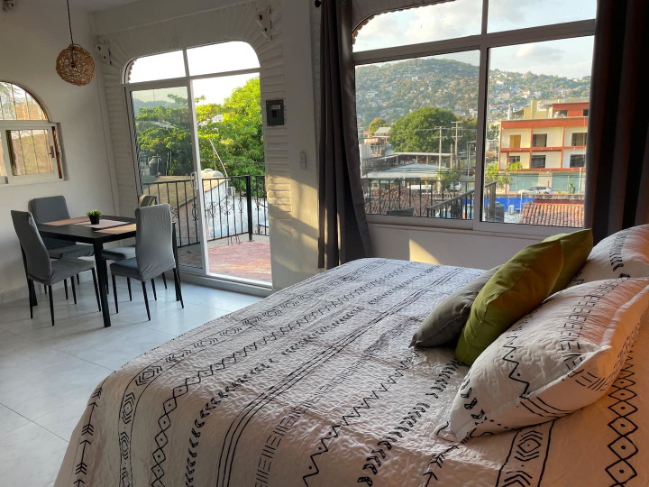 Casa Dreamy: King Studio With Private Balcony - Zihuatanejo