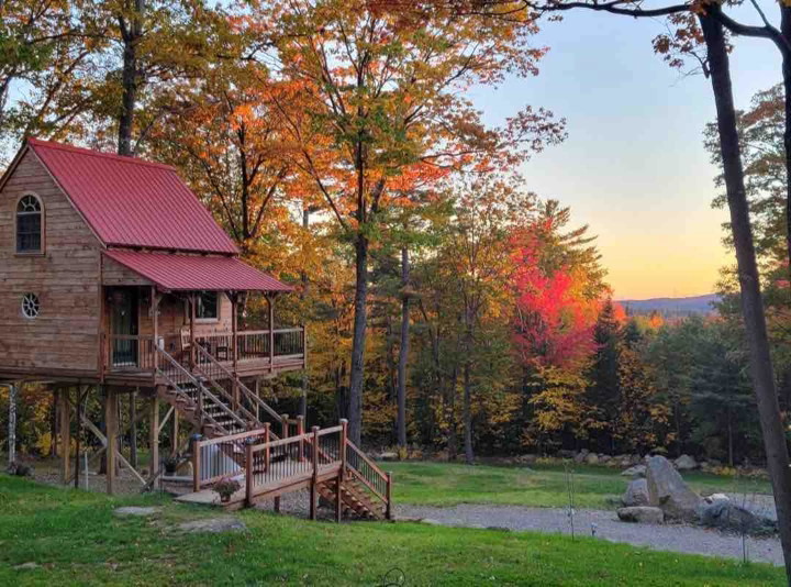 Handcrafted Nh Treehouse · 2hr Boston · Fire Pit, Lake, Stargazing - Keene, NH