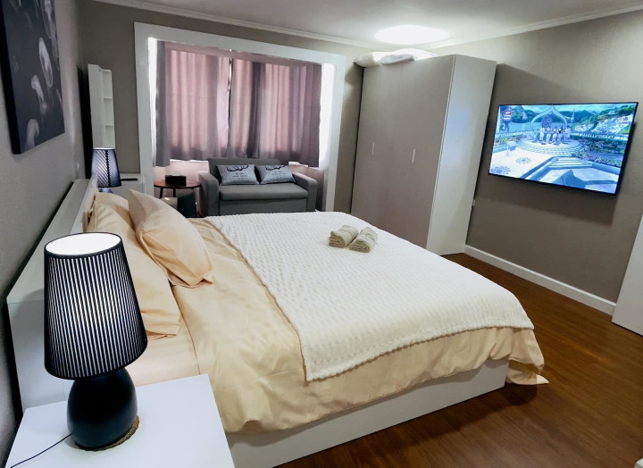 Newly Renovated Swimming Pool View In Sukhumvit - Thailand