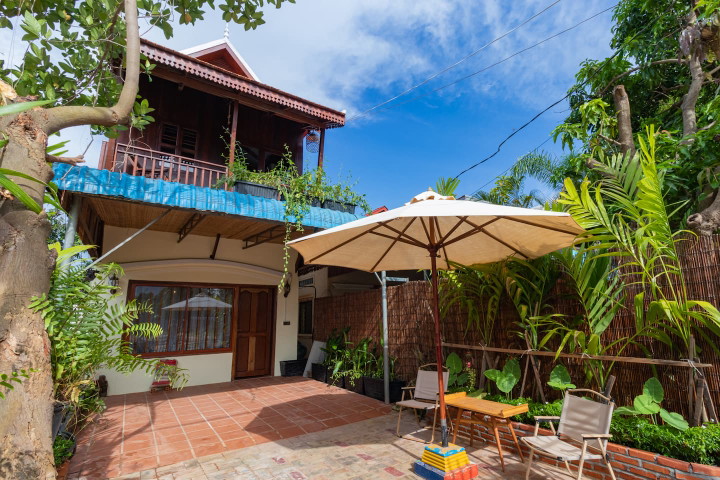 Serenity Khmer Villa: 3br,on-site Cafe & Fast Wifi - Cambodia