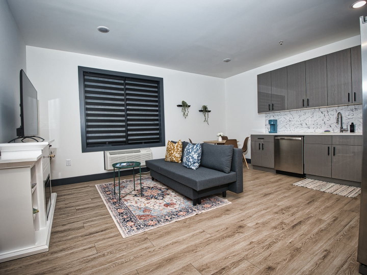 Excellent Location-20 Minutes To Nyc-free Parking - Queens, NY