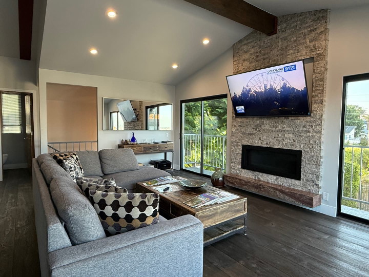 Sharp, Architectural Townhome With San Gabriel Mtn Views - Los Angeles