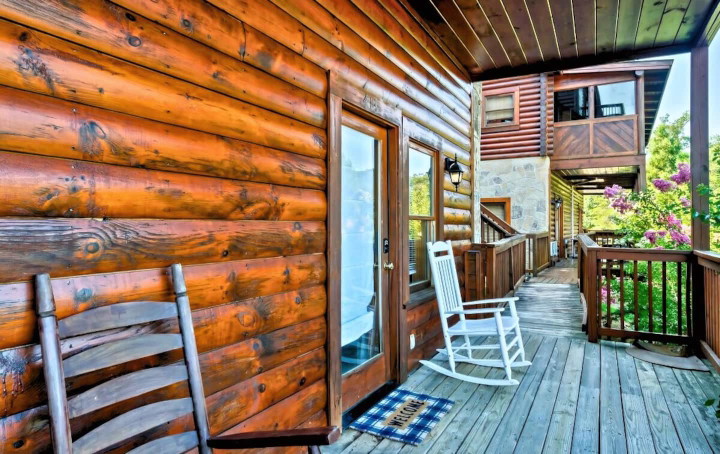 Charming Getaway Awaits, Sleeps 4・deck - Pigeon Forge