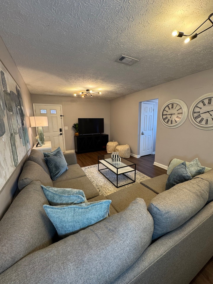 Unit 11 Just 20 Yards From Au Campus - Auburn, AL