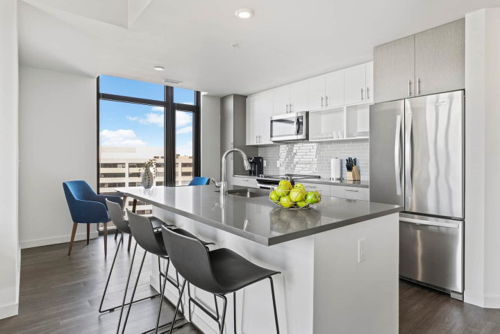 Premium 2 Br Apt | Marymount Ballston | Placemakr - Washington, DC