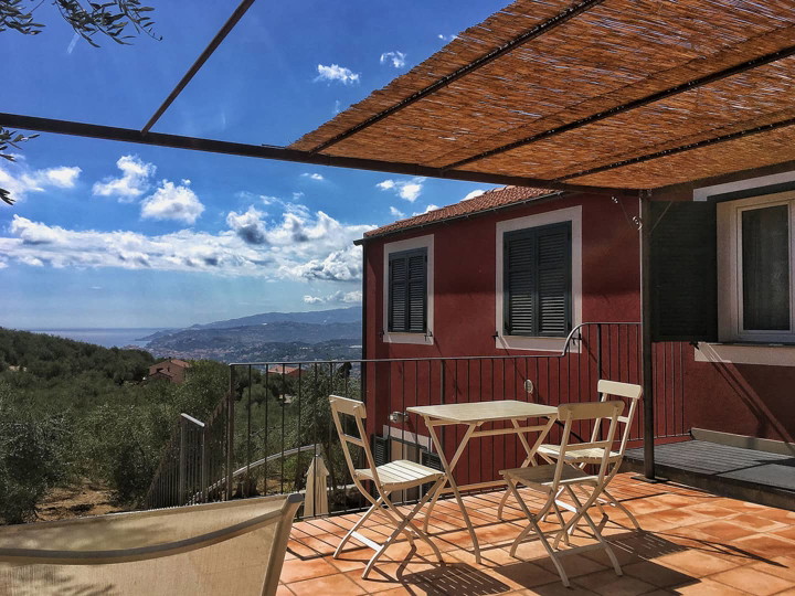 Relájese En El Verde, Rodeado De Olivos - Aplicación. Limón - Casa Novaro - Imperia