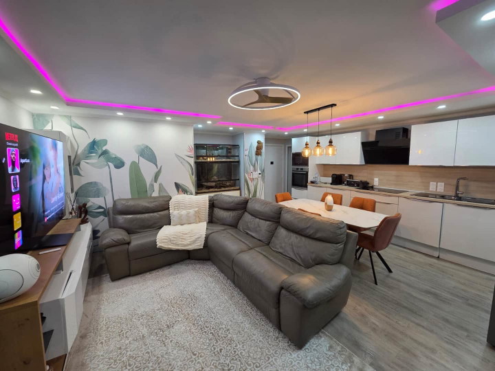 Luxury Apartment Private Jacuzzi 3 Bedrooms - Montigny-le-Bretonneux