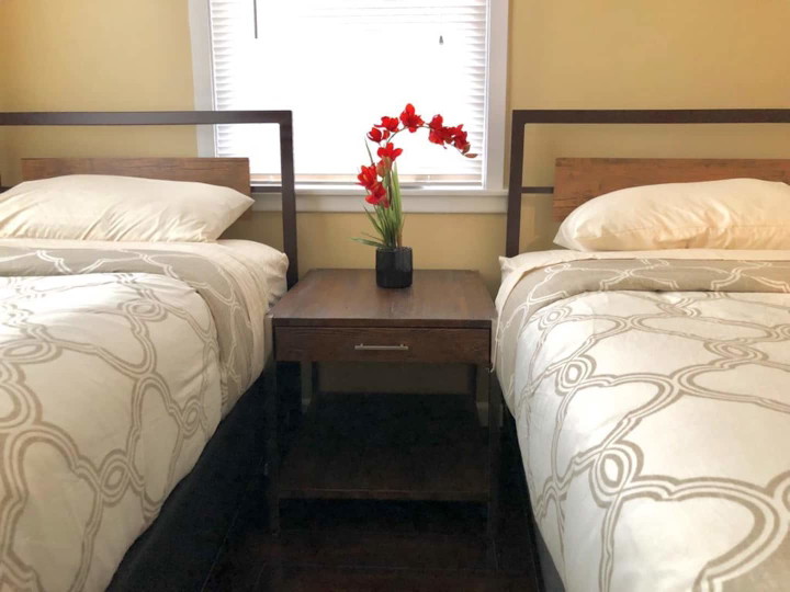Modern And Perfect Self Contained 4b/2ba Home + Parking + Bart - Oakland, CA