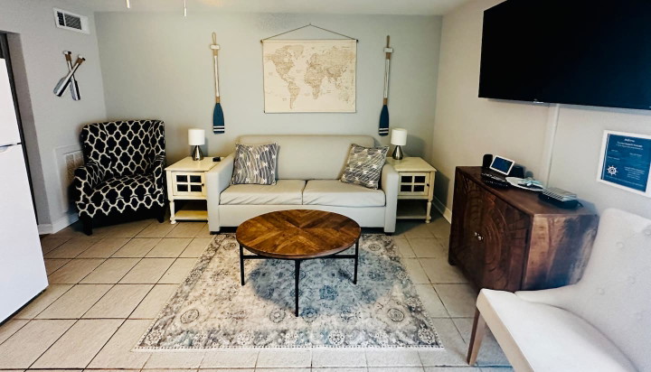 Location Location - 1 Bed/1 Bath Condo - Florida Panhandle, FL