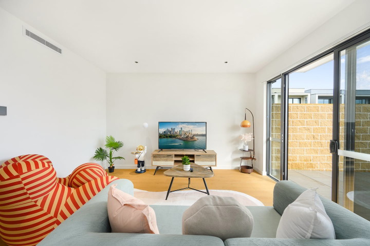 Brand New 3-level Family Home For 10 | Box Hill - Saint Marys, Australia