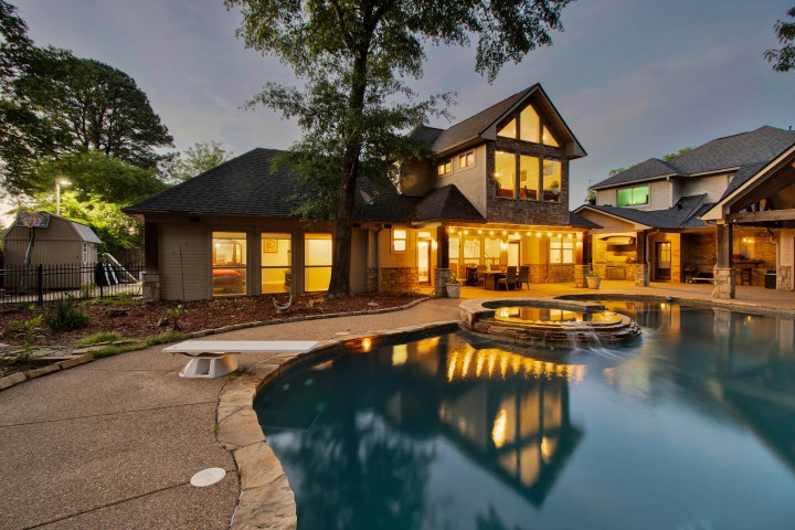 The Cozy Loft Retreat | Poolside Getaway - Longview, TX