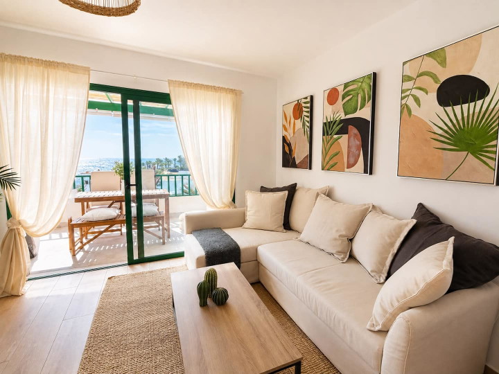 A Glorious Oceanfront Apartment - Costa Teguise