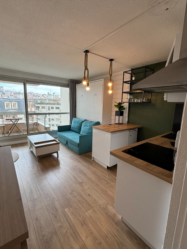 Large Beach Swimming Pool Balcony - Biarritz