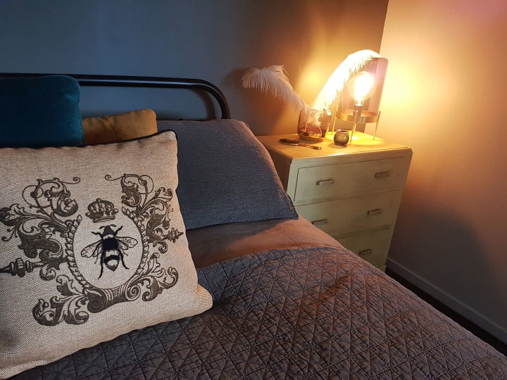 "Not Too Shabby Boutique Cottage" (Pet Friendly) - Upper Hutt