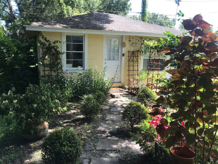 Near Beach Cottage In Private Garden/ Wooded Area - Clearwater, FL