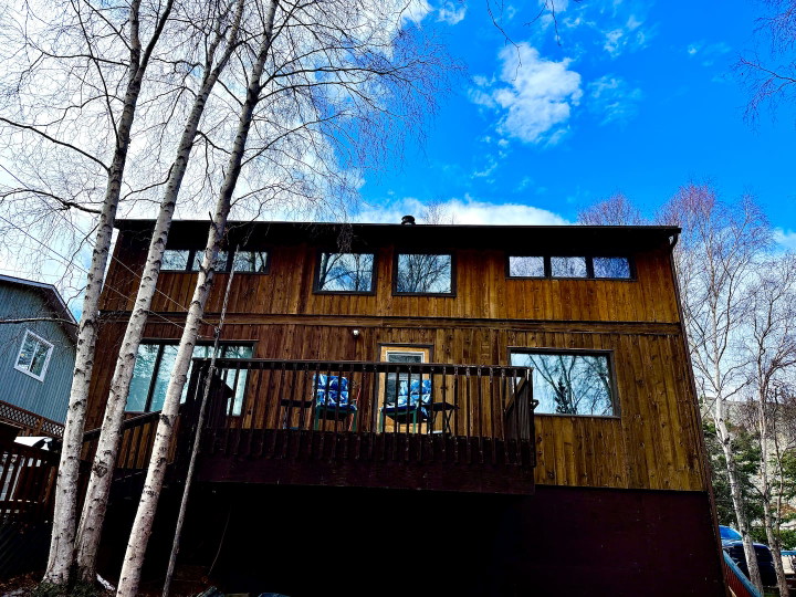 The Songbird House On Yellowknife Bay - Yellowknife