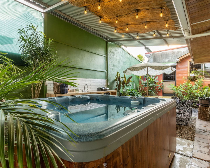 Tikita House | Walk To Dinner, Come Home To Soak - 코스타리카