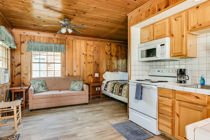 Wannigan Point Cabin # 1 - Taylors Falls, MN
