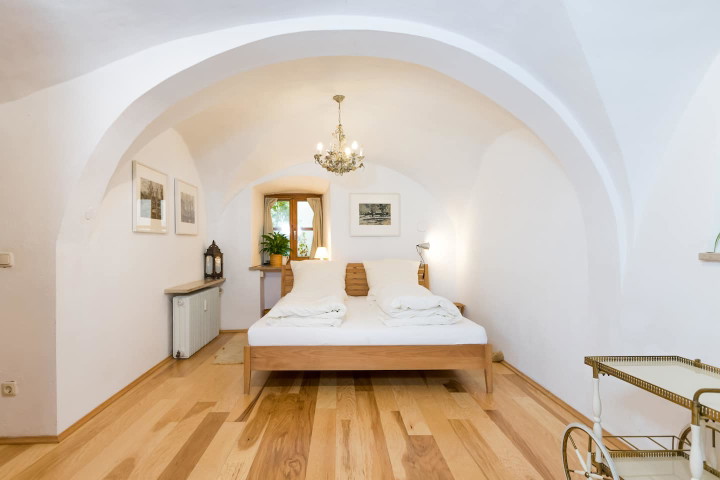 Nostalgic Living In A Prime Location - Regensburg