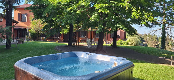Corina's Place In Bologna - Bologna