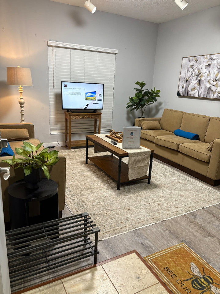 Private Townhome, 2bed/2.5bath, Free Wifi - Guam