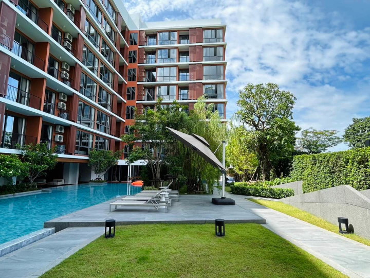 Appartement De Charme 1 Chambre 1 Salon / Vue Sur La Piscine / Bar / Près De La Station De Métro / Station De Bus Est - Bangkok